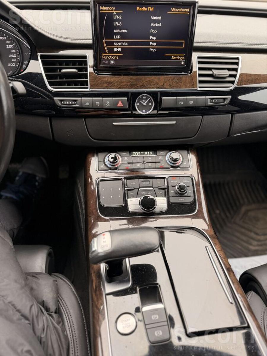 Grey Audi A8 2013 in Ventspils, with an engine capacity of 2.00 L and mileage of 156 thousand km for 20000 €, photo 12 on AUTOMOTO.COM.LV