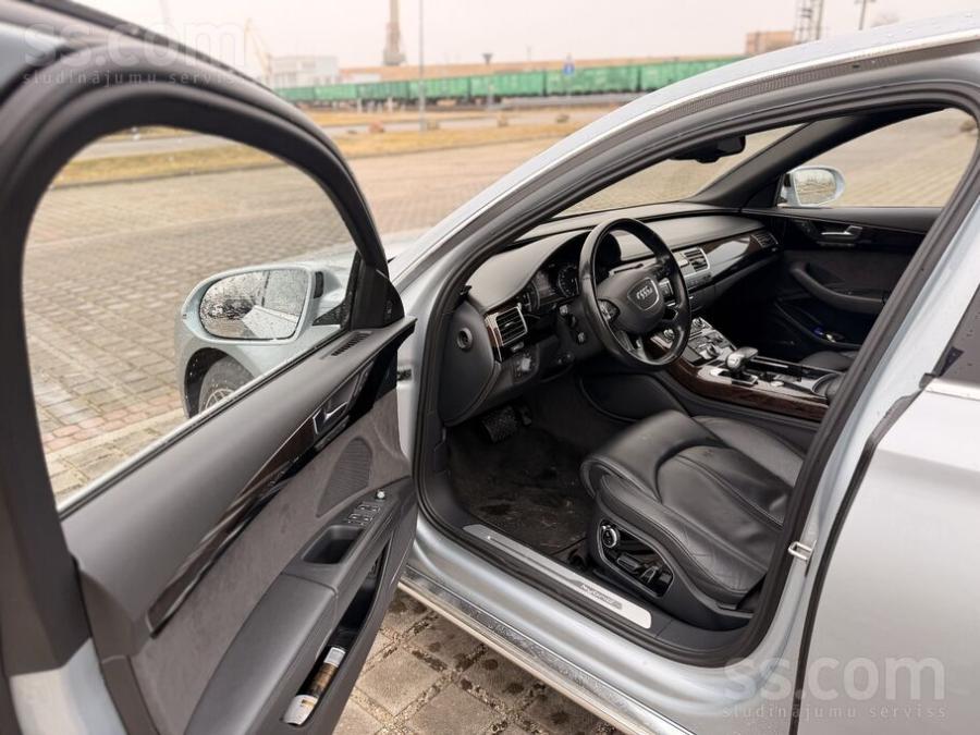 Grey Audi A8 2013 in Ventspils, with an engine capacity of 2.00 L and mileage of 156 thousand km for 20000 €, photo 15 on AUTOMOTO.COM.LV