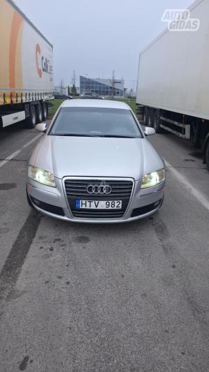 Grey Audi A8 2003 in Klaipeda, with an engine capacity of 4.20 L and mileage of 444 thousand km for 4100 €, photo 3 on AUTOMOTO.COM.LV