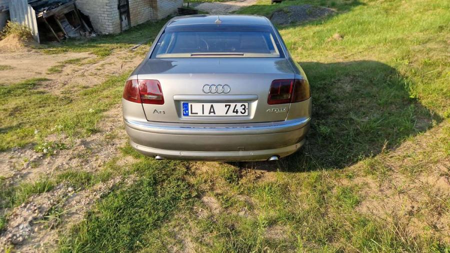 Pelēks Audi A8 2003 Viļņa, ar dzinēja tilpumu 3.94 L un nobraukumu 330 tūkst. km par 2100 €, foto 5 vietnē AUTOMOTO.COM.LV