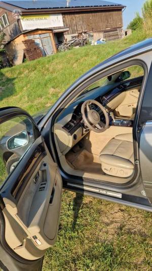 Pelēks Audi A8 2003 Viļņa, ar dzinēja tilpumu 3.94 L un nobraukumu 330 tūkst. km par 2100 €, foto 9 vietnē AUTOMOTO.COM.LV