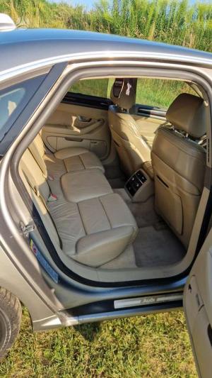 Pelēks Audi A8 2003 Viļņa, ar dzinēja tilpumu 3.94 L un nobraukumu 330 tūkst. km par 2100 €, foto 13 vietnē AUTOMOTO.COM.LV