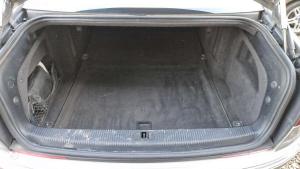 Pelēks Audi A8 2003 Viļņa, ar dzinēja tilpumu 3.94 L un nobraukumu 330 tūkst. km par 2100 €, foto 15 vietnē AUTOMOTO.COM.LV