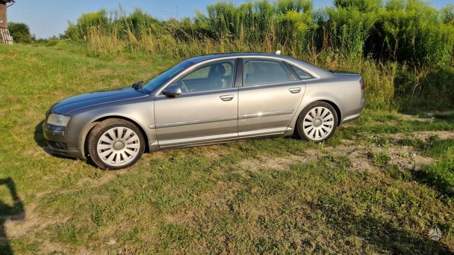 Grey Audi A8 2003 in Vilnius, with an engine capacity of 3.94 L and mileage of 330 thousand km for 2100 €, photo 3 on AUTOMOTO.COM.LV