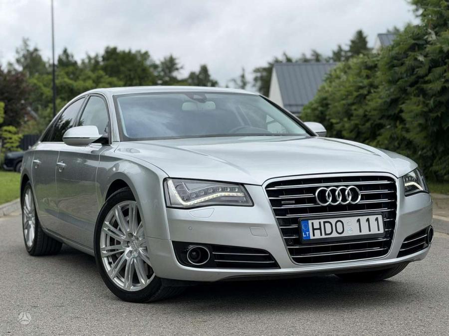 Grey Audi A8 2010 in Vilnius, with an engine capacity of 4.13 L and mileage of 241 thousand km for 10450 €, photo 1 on AUTOMOTO.COM.LV