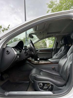 Grey Audi A8 2010 in Vilnius, with an engine capacity of 4.13 L and mileage of 241 thousand km for 10450 €, photo 9 on AUTOMOTO.COM.LV