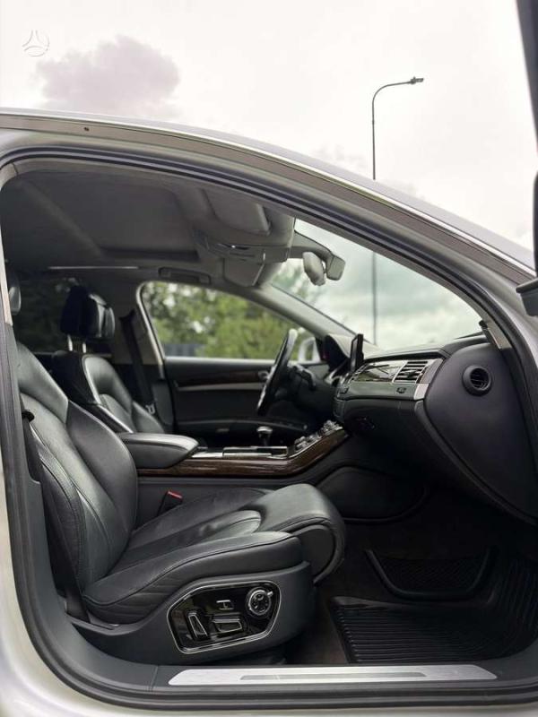 Pelēks Audi A8 2010 Viļņa, ar dzinēja tilpumu 4.13 L un nobraukumu 241 tūkst. km par 10450 €, foto 10 vietnē AUTOMOTO.COM.LV