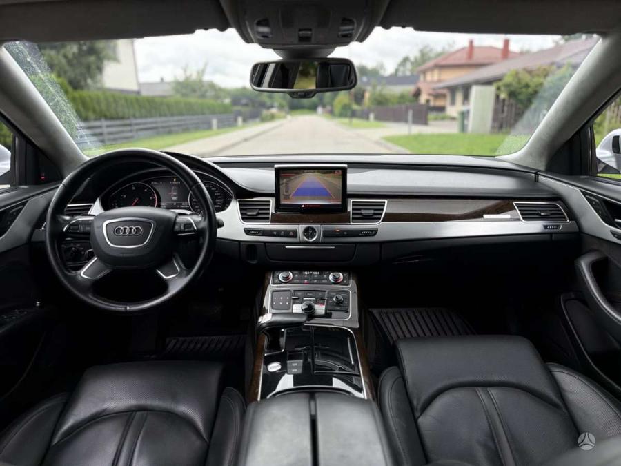 Grey Audi A8 2010 in Vilnius, with an engine capacity of 4.13 L and mileage of 241 thousand km for 10450 €, photo 12 on AUTOMOTO.COM.LV