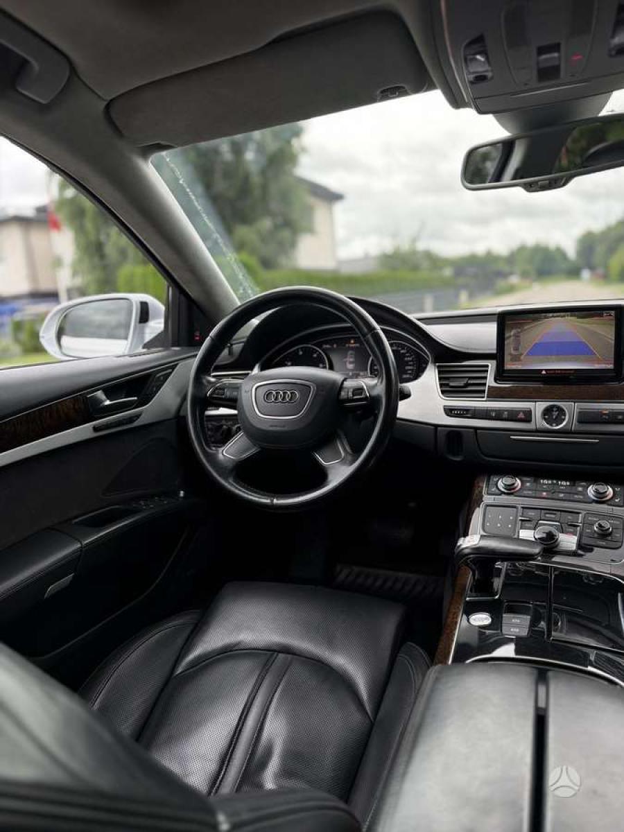 Grey Audi A8 2010 in Vilnius, with an engine capacity of 4.13 L and mileage of 241 thousand km for 10450 €, photo 13 on AUTOMOTO.COM.LV