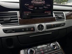 Grey Audi A8 2010 in Vilnius, with an engine capacity of 4.13 L and mileage of 241 thousand km for 10450 €, photo 17 on AUTOMOTO.COM.LV