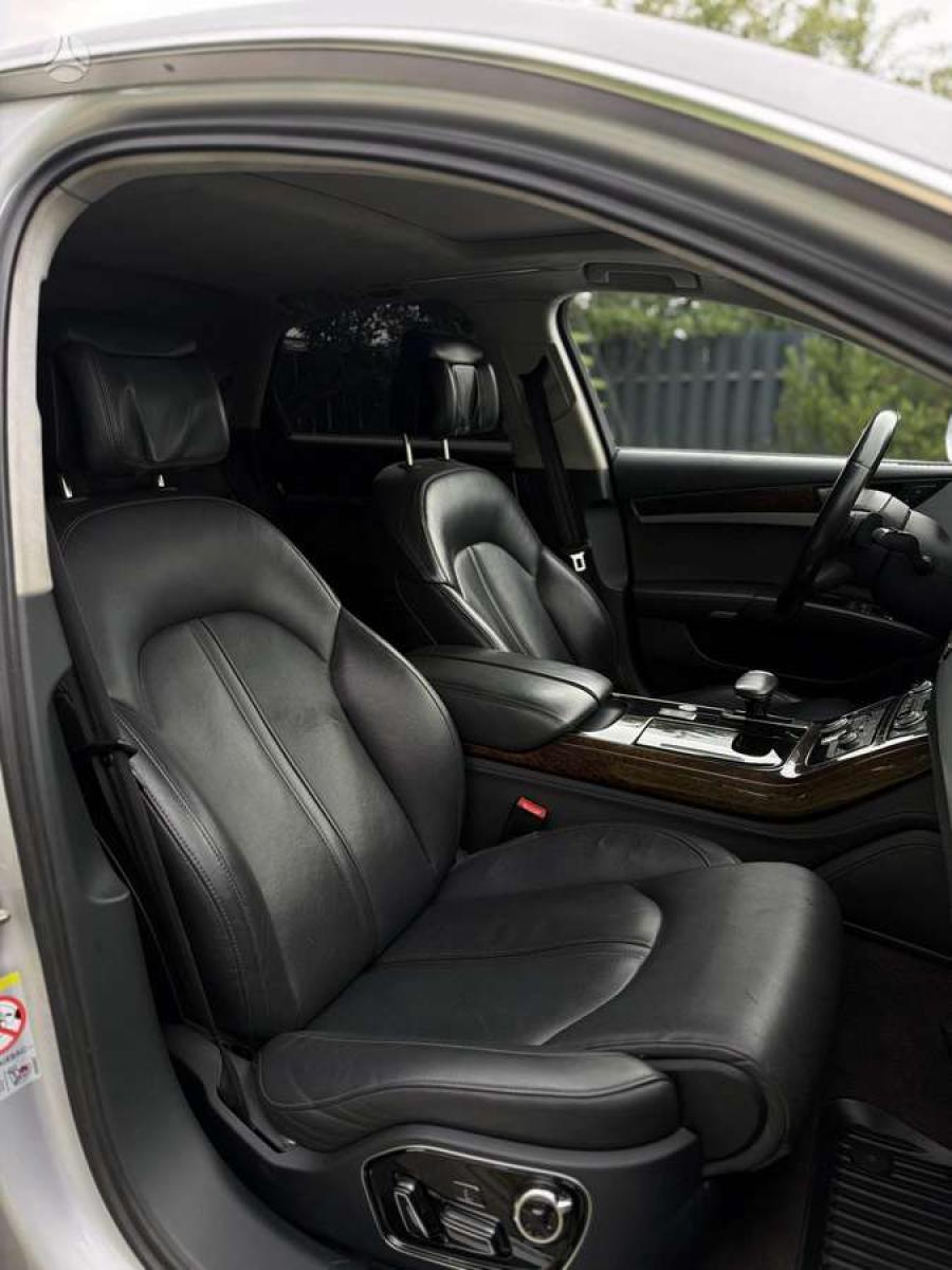 Grey Audi A8 2010 in Vilnius, with an engine capacity of 4.13 L and mileage of 241 thousand km for 10450 €, photo 23 on AUTOMOTO.COM.LV