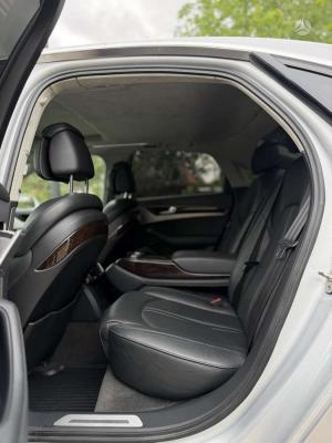 Grey Audi A8 2010 in Vilnius, with an engine capacity of 4.13 L and mileage of 241 thousand km for 10450 €, photo 25 on AUTOMOTO.COM.LV