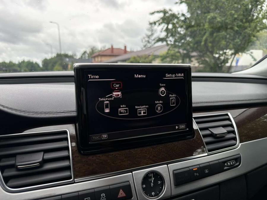 Grey Audi A8 2010 in Vilnius, with an engine capacity of 4.13 L and mileage of 241 thousand km for 10450 €, photo 33 on AUTOMOTO.COM.LV