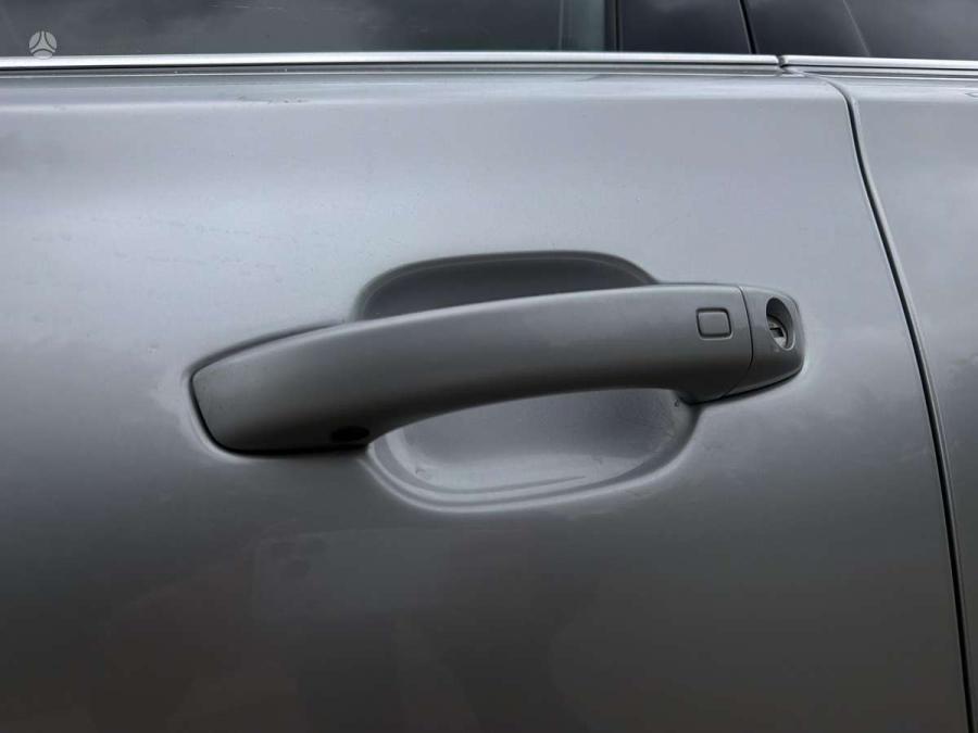 Grey Audi A8 2010 in Vilnius, with an engine capacity of 4.13 L and mileage of 241 thousand km for 10450 €, photo 37 on AUTOMOTO.COM.LV