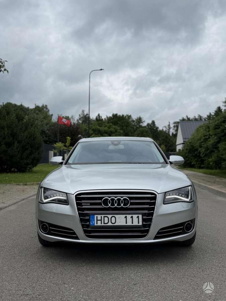 Grey Audi A8 2010 in Vilnius, with an engine capacity of 4.13 L and mileage of 241 thousand km for 10450 €, photo 40 on AUTOMOTO.COM.LV