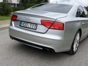 Grey Audi A8 2010 in Vilnius, with an engine capacity of 4.13 L and mileage of 241 thousand km for 10450 €, photo 44 on AUTOMOTO.COM.LV