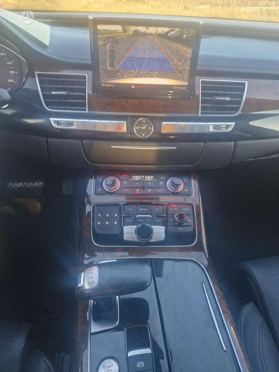 Grey Audi A8 2014 in Silale, with an engine capacity of 3.00 L and mileage of 144 thousand km for 11300 €, photo 7 on AUTOMOTO.COM.LV