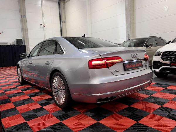 Grey Audi A8 2015 in Vilnius, with an engine capacity of 2.99 L and mileage of 221 thousand km for 21490 €, photo 7 on AUTOMOTO.COM.LV