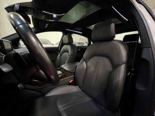 Grey Audi A8 2015 in Vilnius, with an engine capacity of 2.99 L and mileage of 221 thousand km for 21490 €, photo 10 on AUTOMOTO.COM.LV
