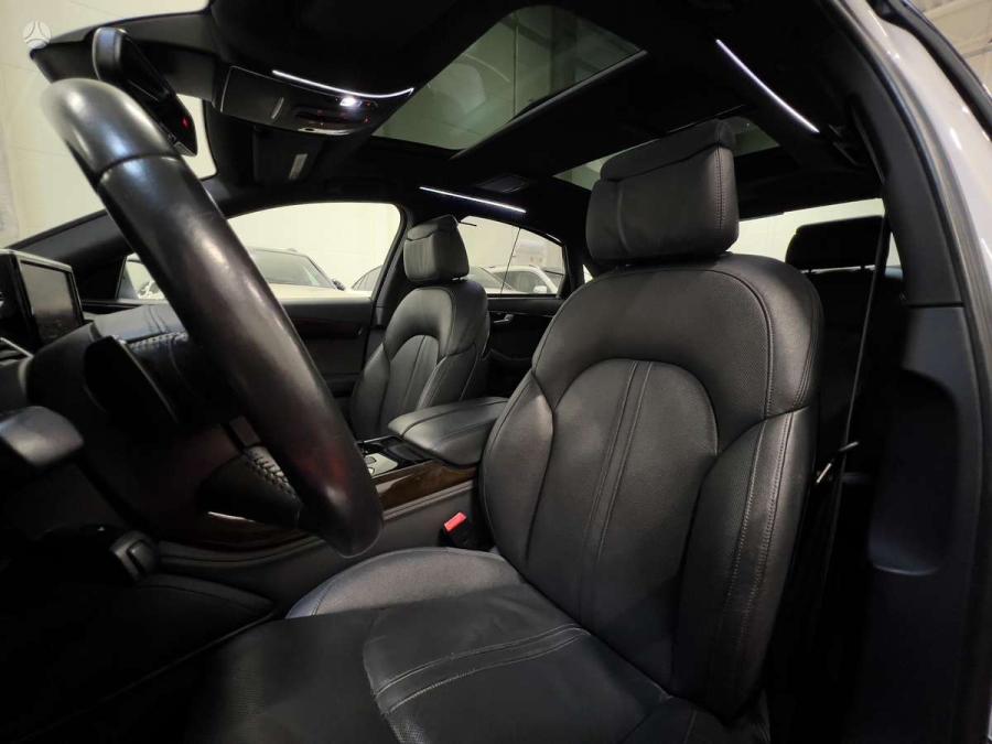 Grey Audi A8 2015 in Vilnius, with an engine capacity of 2.99 L and mileage of 221 thousand km for 21490 €, photo 10 on AUTOMOTO.COM.LV