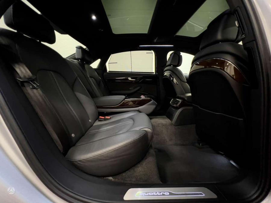 Grey Audi A8 2015 in Vilnius, with an engine capacity of 2.99 L and mileage of 221 thousand km for 21490 €, photo 13 on AUTOMOTO.COM.LV
