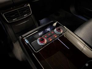 Grey Audi A8 2015 in Vilnius, with an engine capacity of 2.99 L and mileage of 221 thousand km for 21490 €, photo 16 on AUTOMOTO.COM.LV
