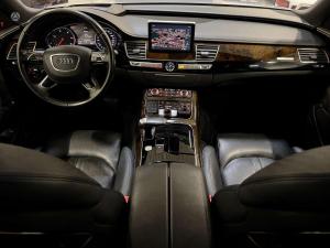 Grey Audi A8 2015 in Vilnius, with an engine capacity of 2.99 L and mileage of 221 thousand km for 21490 €, photo 17 on AUTOMOTO.COM.LV