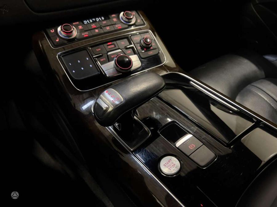 Grey Audi A8 2015 in Vilnius, with an engine capacity of 2.99 L and mileage of 221 thousand km for 21490 €, photo 24 on AUTOMOTO.COM.LV