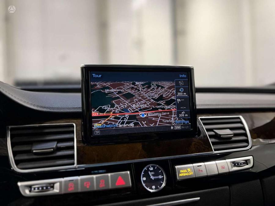 Grey Audi A8 2015 in Vilnius, with an engine capacity of 2.99 L and mileage of 221 thousand km for 21490 €, photo 26 on AUTOMOTO.COM.LV