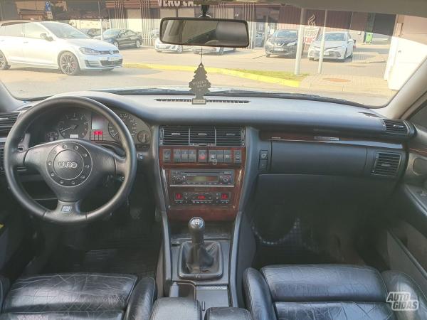 Audi A8 1995 Kauņa vietnē Pelēks Audi A8 1995 Kauņa, ar dzinēja tilpumu 2.80 L un nobraukumu 380 tūkst. km par 2350 €, foto 8 vietnē AUTOMOTO.COM.LV