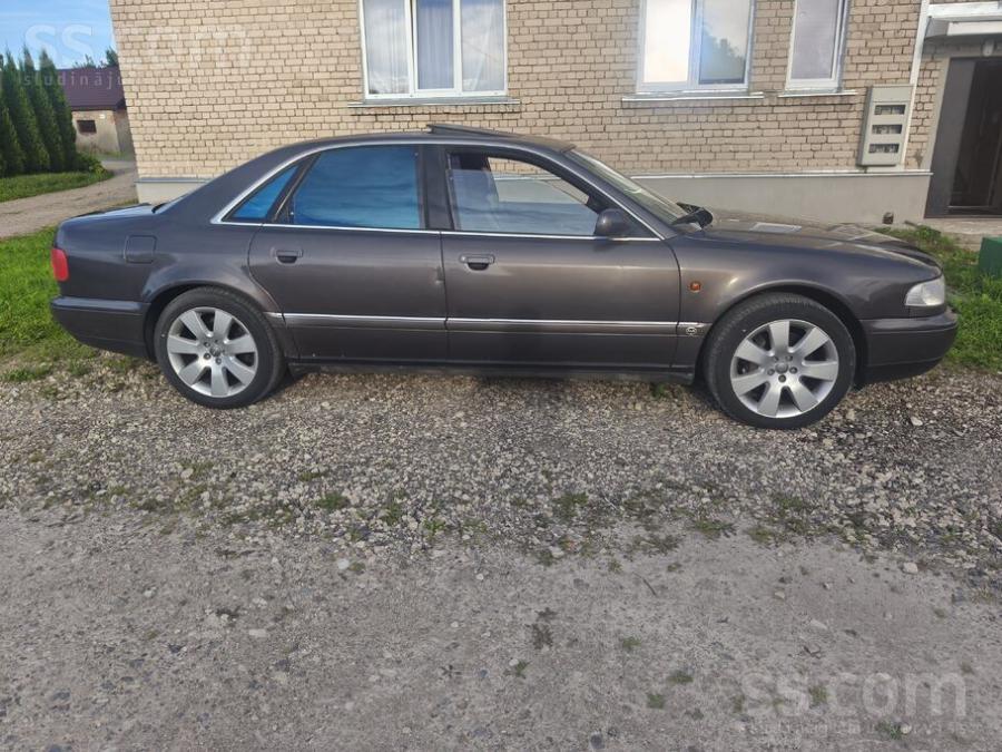 Pelēks Audi A8 1996 Rēzekne, ar dzinēja tilpumu 2.80 L un nobraukumu 277 tūkst. km par 2550 €, foto 4 vietnē AUTOMOTO.COM.LV