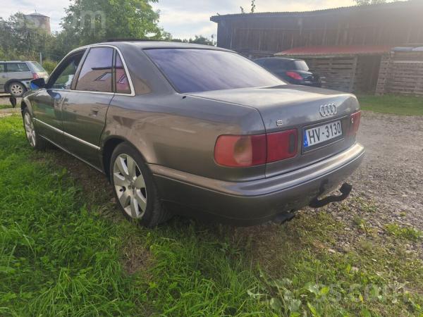 Pelēks Audi A8 1996 Rēzekne, ar dzinēja tilpumu 2.80 L un nobraukumu 277 tūkst. km par 2550 €, foto 5 vietnē AUTOMOTO.COM.LV