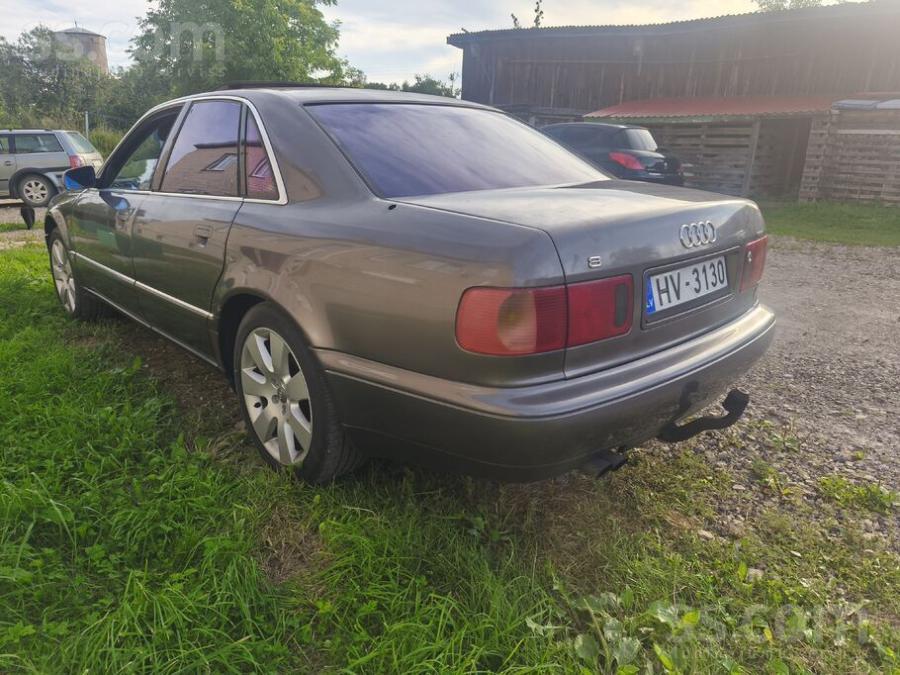 Pelēks Audi A8 1996 Rēzekne, ar dzinēja tilpumu 2.80 L un nobraukumu 277 tūkst. km par 2550 €, foto 6 vietnē AUTOMOTO.COM.LV