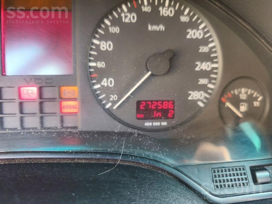 Pelēks Audi A8 1996 Rēzekne, ar dzinēja tilpumu 2.80 L un nobraukumu 277 tūkst. km par 2550 €, foto 12 vietnē AUTOMOTO.COM.LV