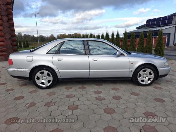Pelēks Audi A8 1996 Paide, ar dzinēja tilpumu 4.20 L un nobraukumu 402 tūkst. km par 3990 €, foto 7 vietnē AUTOMOTO.COM.LV