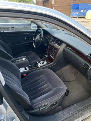 Grey Audi A8 1998 in Riga, with an engine capacity of 4.20 L and mileage of 182 thousand km for 5100 €, photo 9 on AUTOMOTO.COM.LV