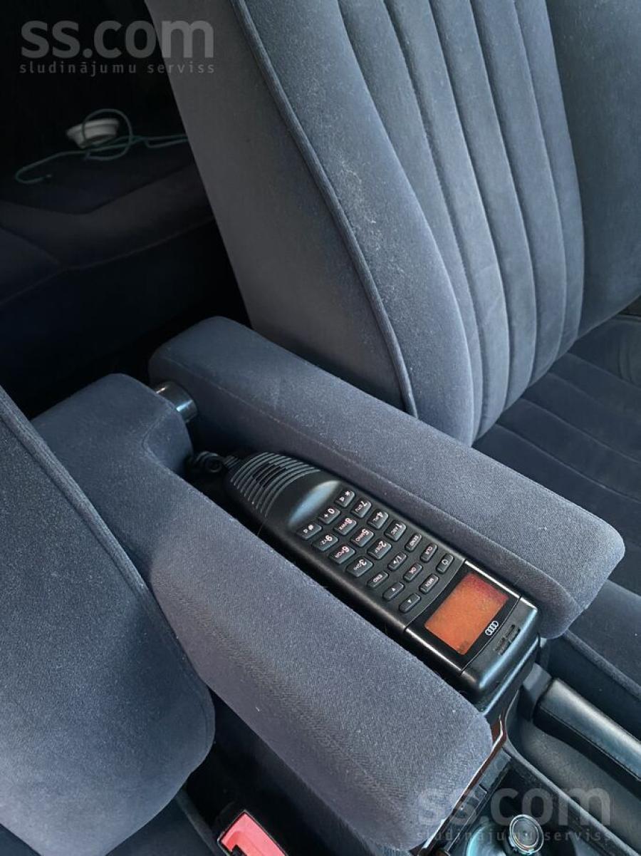 Grey Audi A8 1998 in Riga, with an engine capacity of 4.20 L and mileage of 182 thousand km for 5100 €, photo 12 on AUTOMOTO.COM.LV