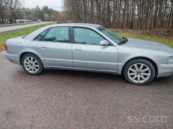 Grey Audi A8 2000 in Riga, with an engine capacity of 2.50 L and mileage of 366 thousand km for 1600 €, photo 3 on AUTOMOTO.COM.LV