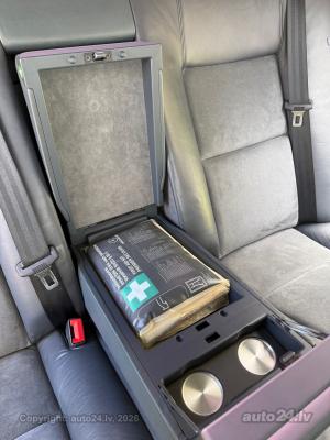 Pelēks Audi A8 2000 Viljandi, ar dzinēja tilpumu 4.20 L un nobraukumu 211 tūkst. km par 10000 €, foto 7 vietnē AUTOMOTO.COM.LV