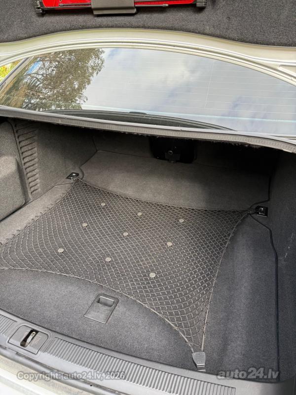 Pelēks Audi A8 2000 Viljandi, ar dzinēja tilpumu 4.20 L un nobraukumu 211 tūkst. km par 10000 €, foto 7 vietnē AUTOMOTO.COM.LV