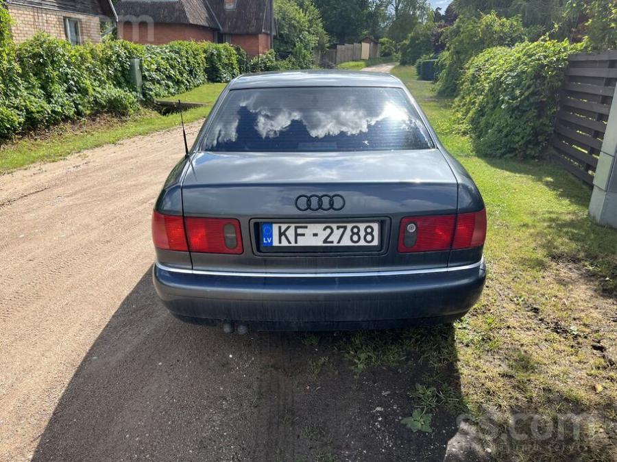 Pelēks Audi A8 2001 Kuldīga, ar dzinēja tilpumu 2.50 L un nobraukumu 419 tūkst. km par 2950 €, foto 5 vietnē AUTOMOTO.COM.LV