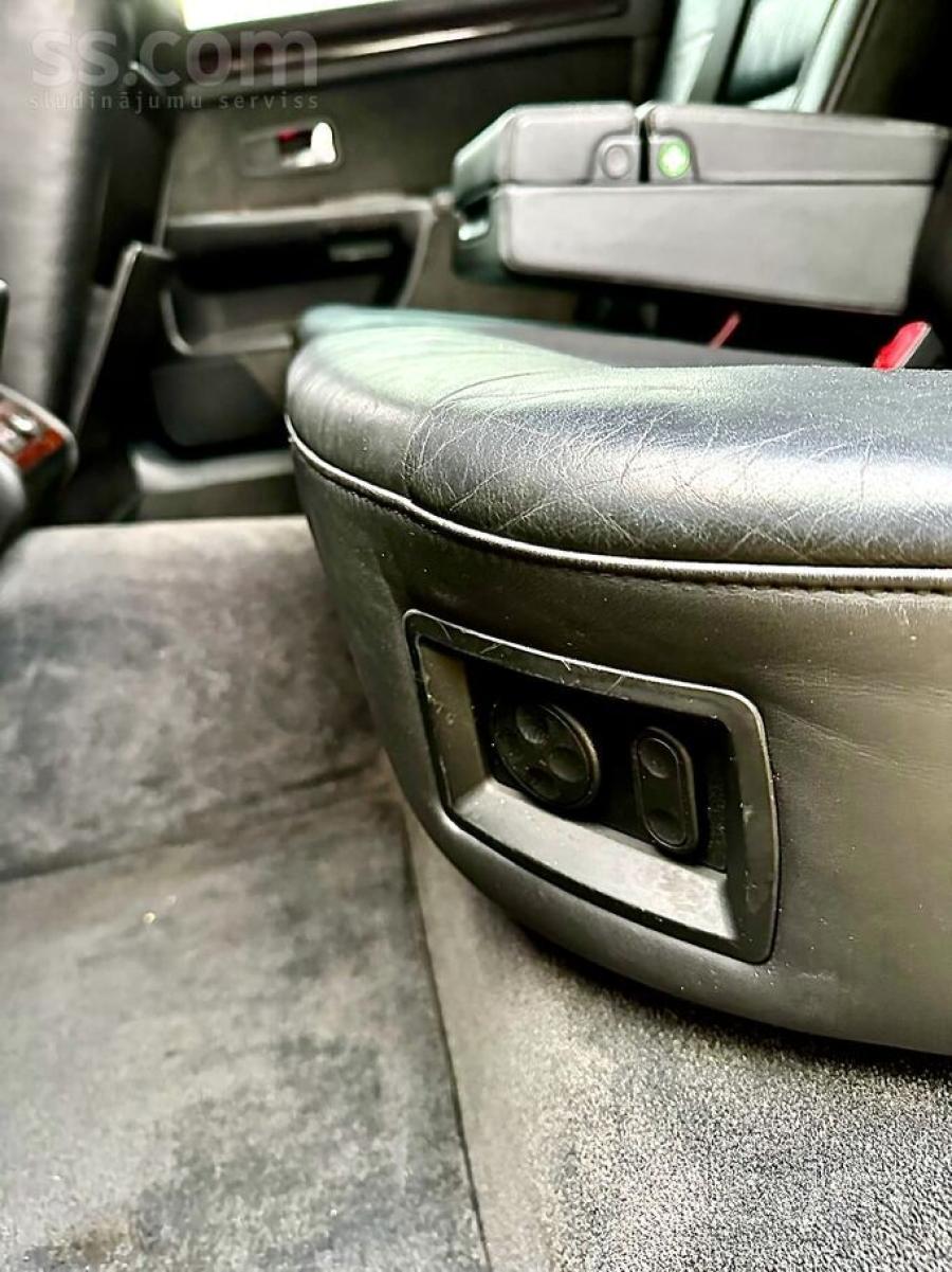 Pelēks Audi A8 2001 Rīga, ar dzinēja tilpumu 4.20 L un nobraukumu 87 tūkst. km par 12600 €, foto 11 vietnē AUTOMOTO.COM.LV
