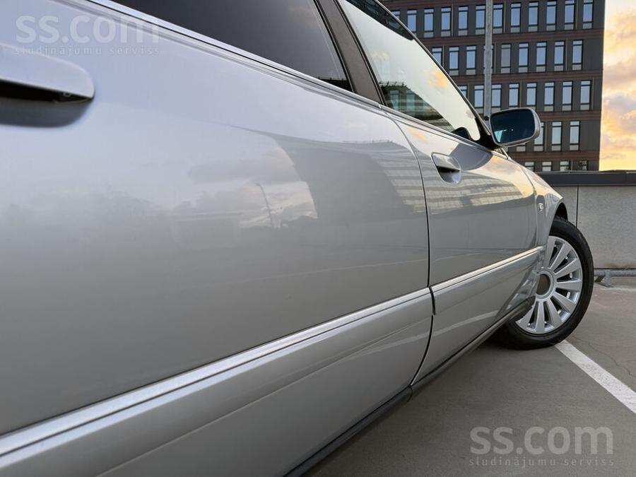 Grey Audi A8 2001 in Riga, with an engine capacity of 2.50 L and mileage of 360 thousand km for 3000 €, photo 6 on AUTOMOTO.COM.LV