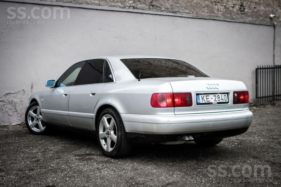 Pelēks Audi A8 2001 Rīga, ar dzinēja tilpumu 2.50 L un nobraukumu 380 tūkst. km par 2390 €, foto 7 vietnē AUTOMOTO.COM.LV