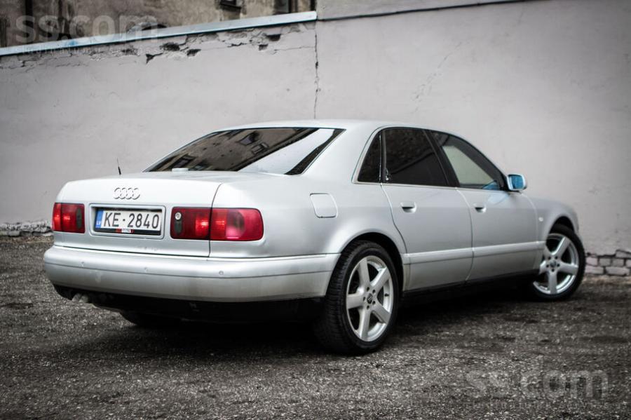 Pelēks Audi A8 2001 Rīga, ar dzinēja tilpumu 2.50 L un nobraukumu 380 tūkst. km par 2390 €, foto 9 vietnē AUTOMOTO.COM.LV