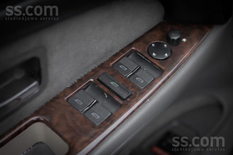 Pelēks Audi A8 2001 Rīga, ar dzinēja tilpumu 2.50 L un nobraukumu 380 tūkst. km par 2390 €, foto 12 vietnē AUTOMOTO.COM.LV