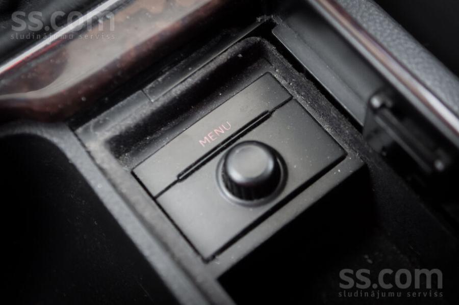 Pelēks Audi A8 2001 Rīga, ar dzinēja tilpumu 2.50 L un nobraukumu 380 tūkst. km par 2390 €, foto 21 vietnē AUTOMOTO.COM.LV