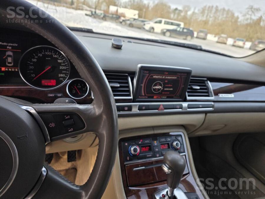 Pelēks Audi A8 2002 Rīga, ar dzinēja tilpumu 4.20 L un nobraukumu 413 tūkst. km par 4500 €, foto 14 vietnē AUTOMOTO.COM.LV
