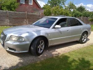 Grey Audi A8 2002 in Akmene, with an engine capacity of 2.50 L and mileage of 290 thousand km for 4550 €, photo 5 on AUTOMOTO.COM.LV