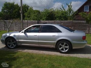 Grey Audi A8 2002 in Akmene, with an engine capacity of 2.50 L and mileage of 290 thousand km for 4550 €, photo 6 on AUTOMOTO.COM.LV